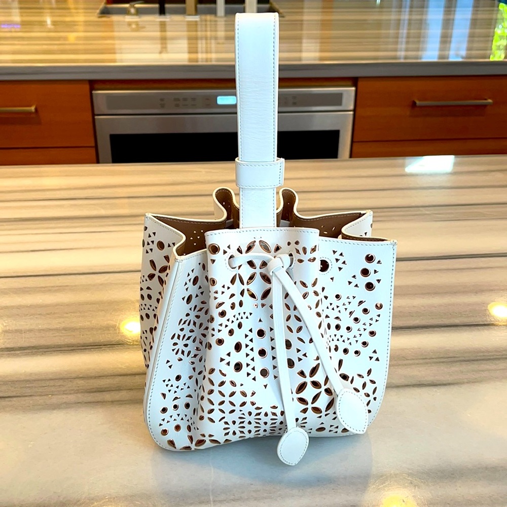 Alaia Rose-Marie Small Laser Cut Bucket Bag, White - Gem